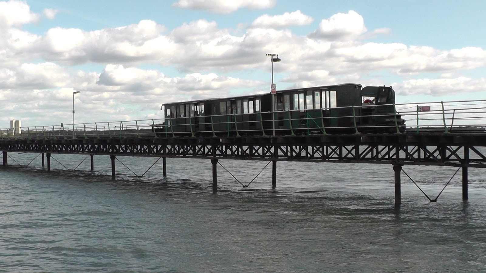 Narrow Gauge Railways UK: Hythe Pier Railway