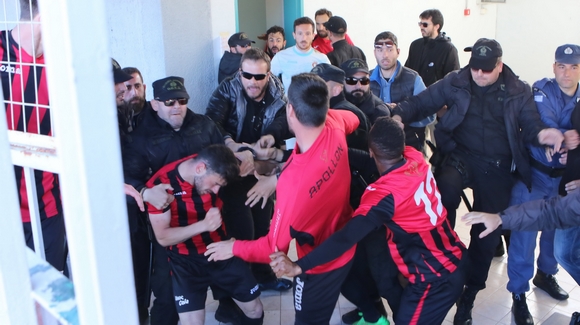 ΕΡΑΣΙΤΕΧΝΙΚΟ ΠΟΔΟΣΦΑΙΡΟ ΘΕΣΣΑΛΟΝΙΚΗΣ: ΞΥΛΟ ΣΤΟΥΣ ΠΑΙΧΤΕΣ ΤΟΥ ΑΠΟΛΛΩΝΑ ...