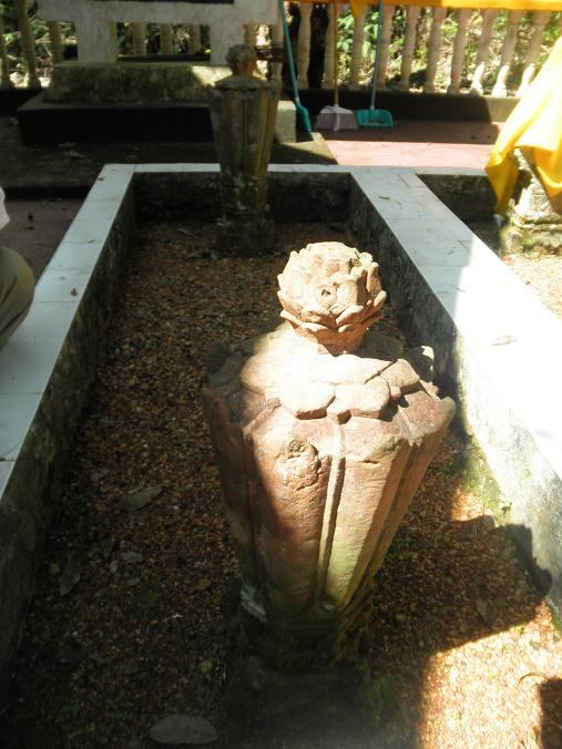 SENI LAMA MELAYU (MALAY OLDEN ART): Makam (Tomb of) Daeng Chelak
