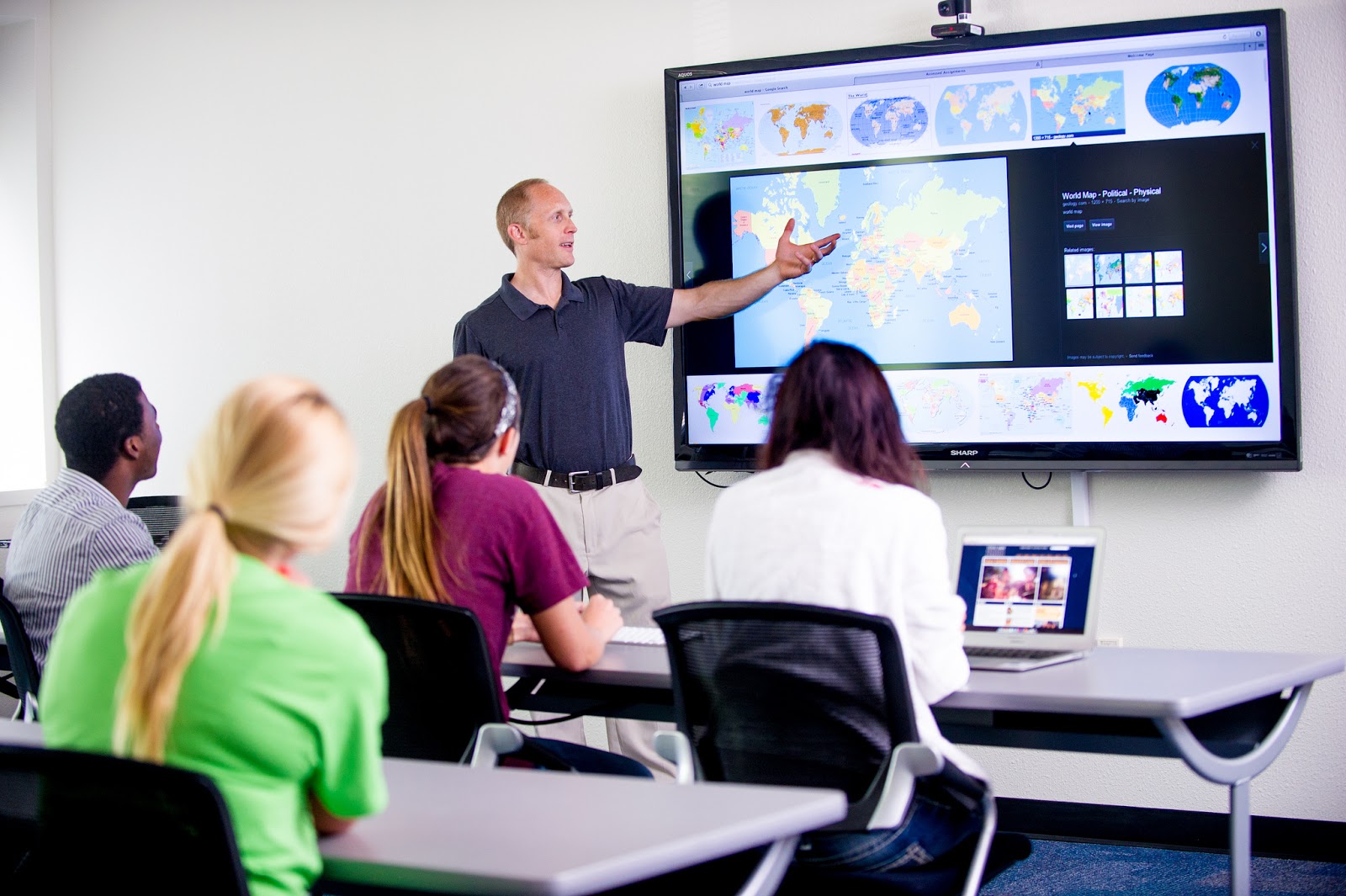 USING ICT IN THE EFL CLASSROOM: USING ICT IN THE EFL CLASSROOM