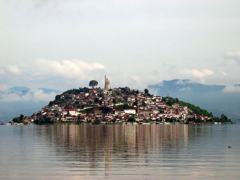 Diálogo con la realidad desde Ciencias Sociales: ISLA DE JANITZIO