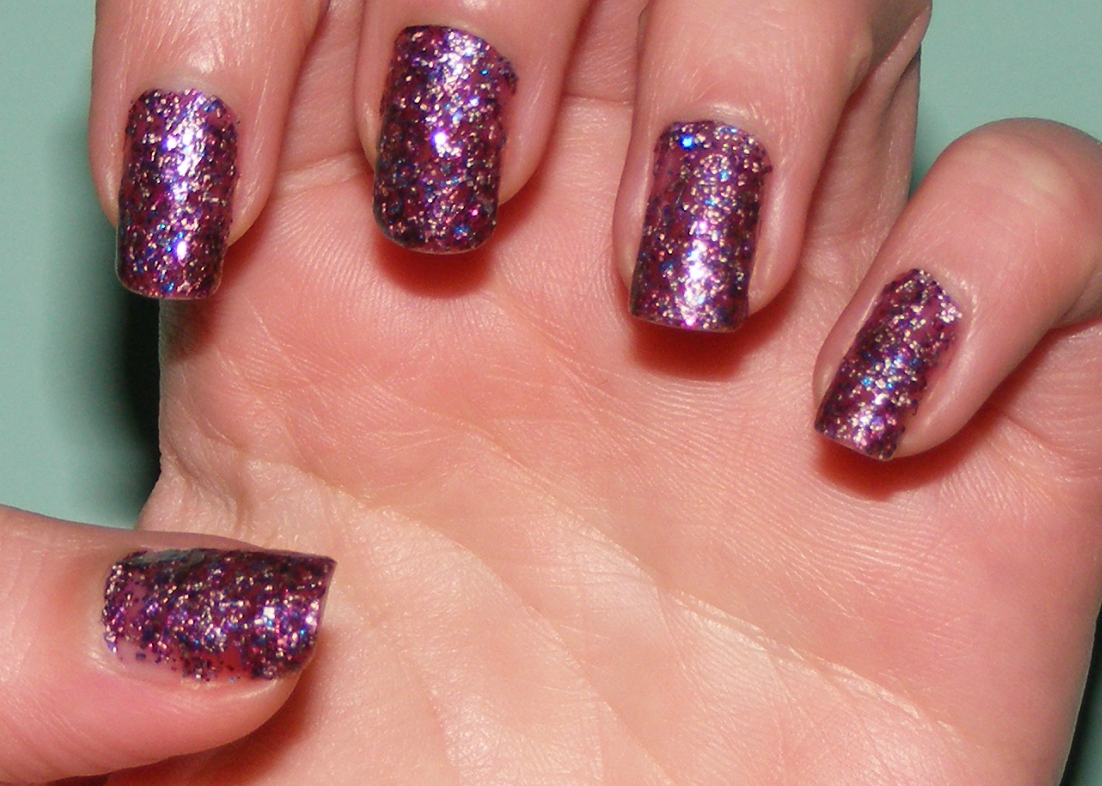 Nails Of The Day (NOTD): DIY glitter nail polish - Cosette's Beauty Pantry