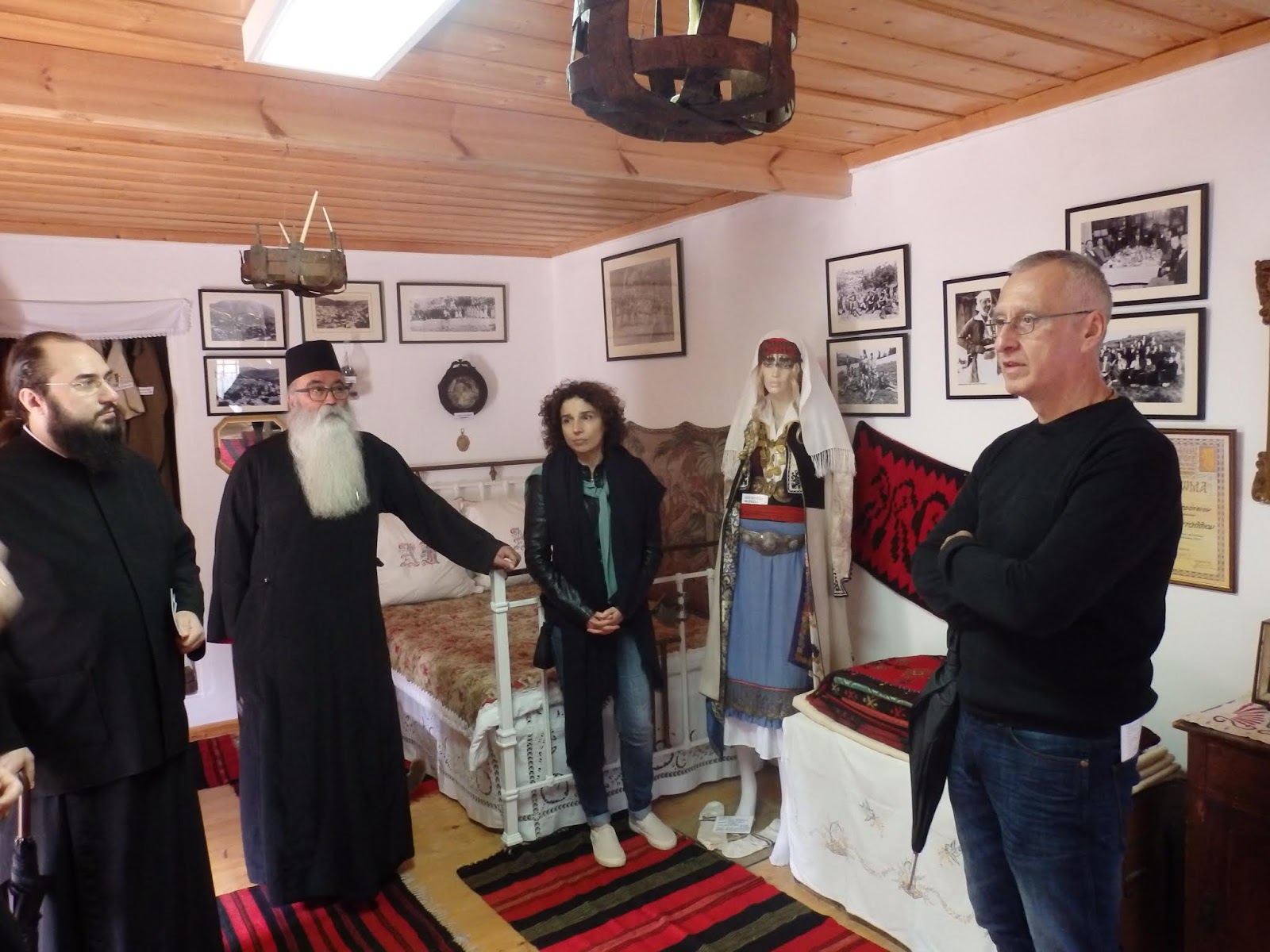 Μένουμε ... Δελβινάκι : και ο π. Αθηναγόρας στο χωριό μας