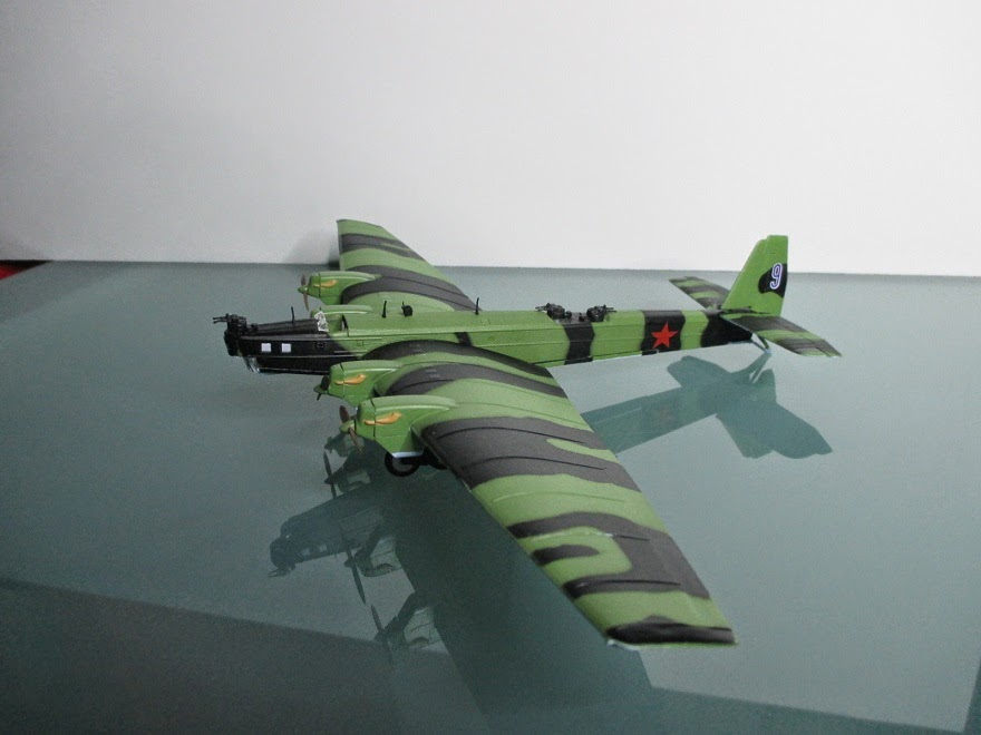 1/144 airbattle: 1/144 Tupolev Tb-3 - by Altaya (Ixo)
