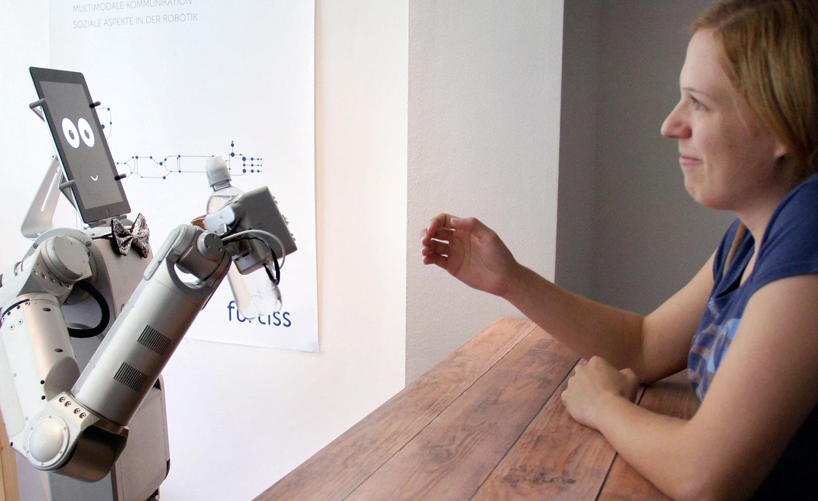 Le blog aléatoire: Au bar le robot James apprend à servir