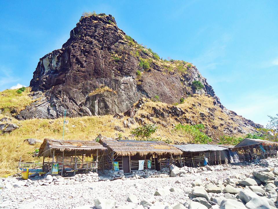 DIY Itinerary Guide to Sisiman Bay: Pebble Beach, Lighthouse, Summit ...