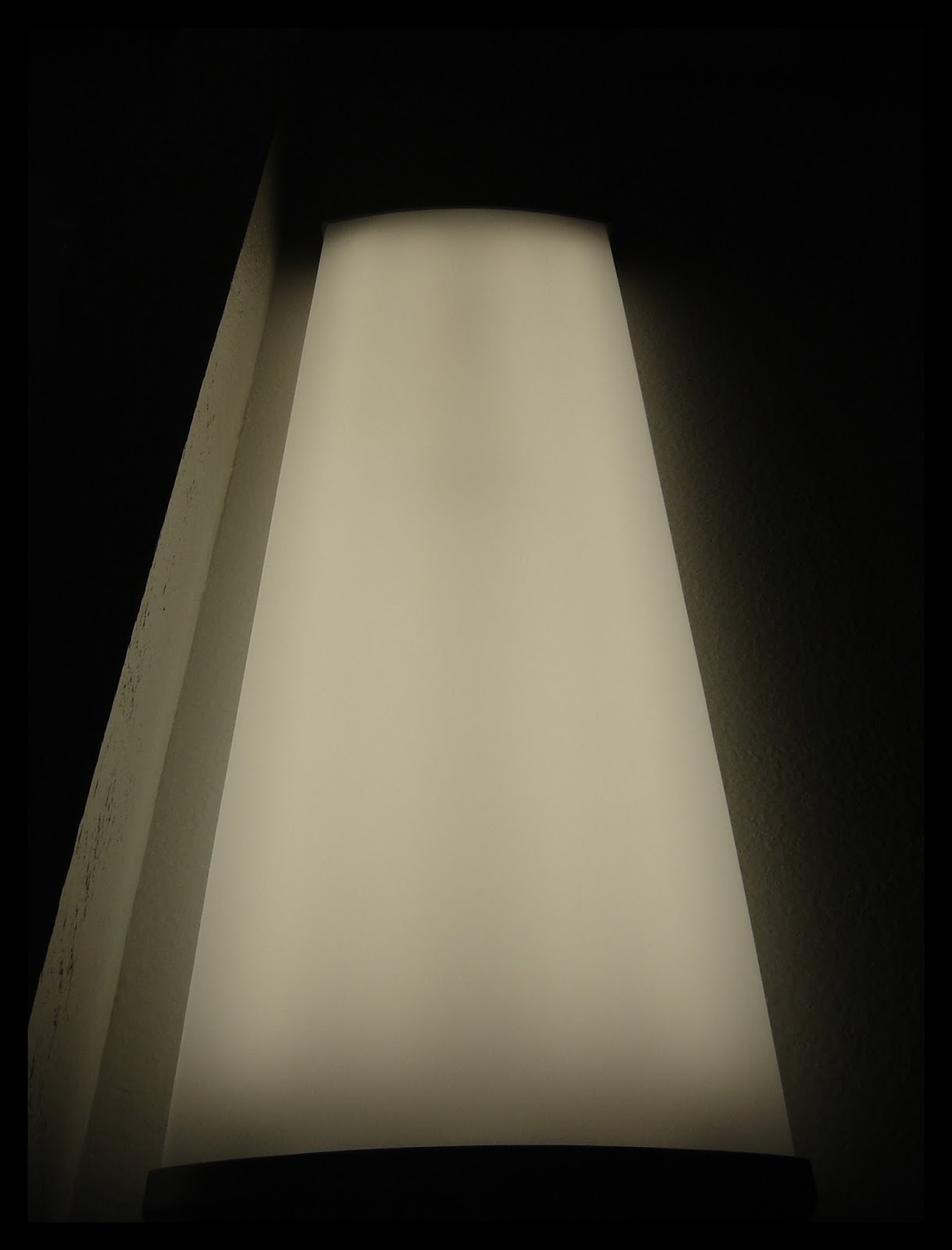 Manic Maker: Deglossing An Acrylic Light Diffuser