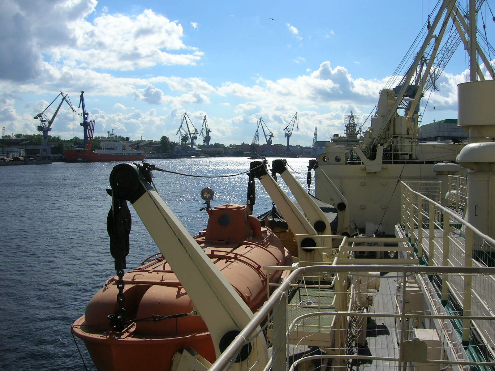 Abroad in 2012: A Year of Travel: ICE-BREAKER KRASSIN
