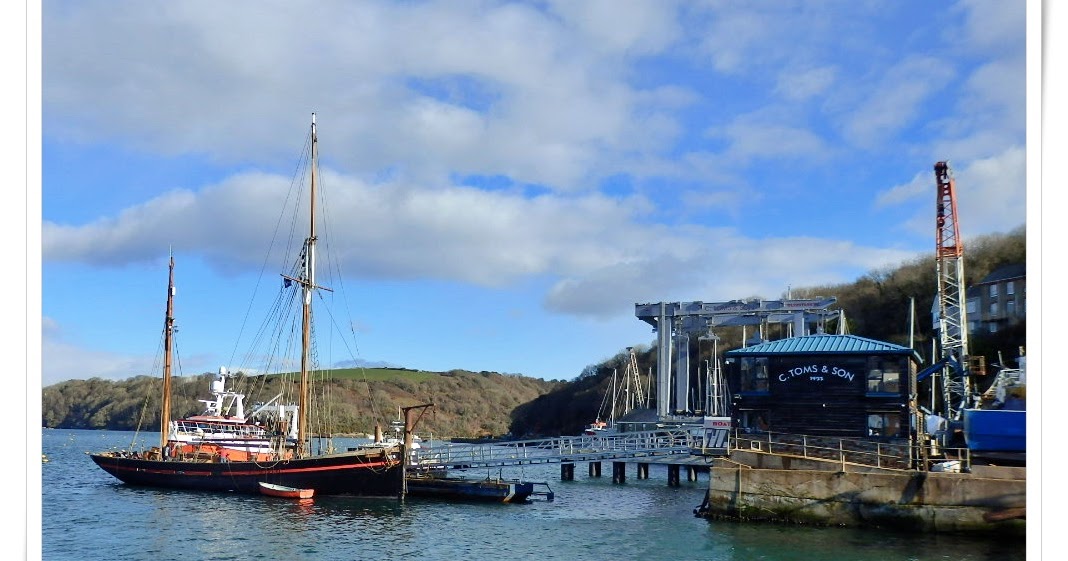 Mike's Cornwall: Polruan, Cornwall : Coastal Views, Chapel Ruins And A ...