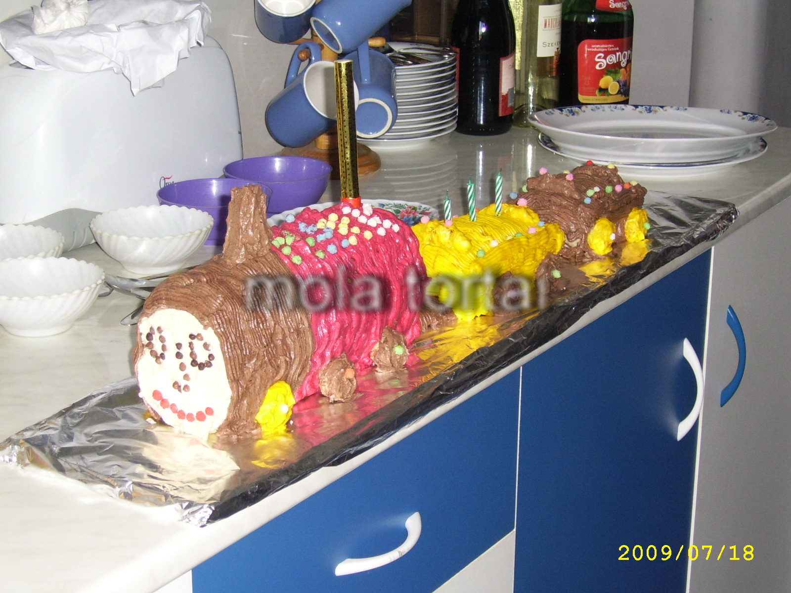 mola tortai: vonat torta\tort trenulet