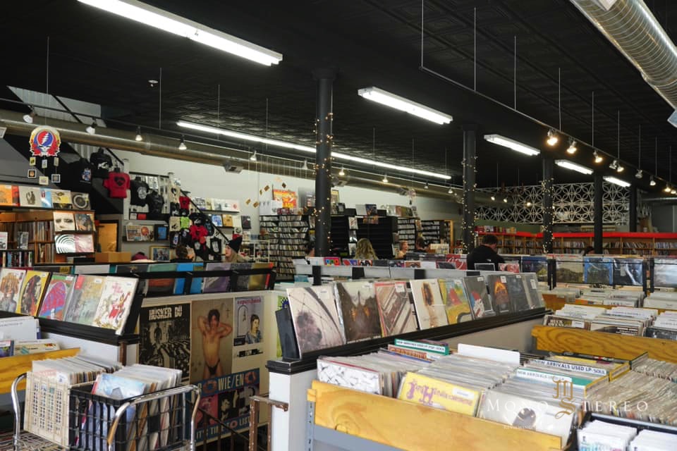 Chicago Vinyl stores! – Ultimate High-Fidelity
