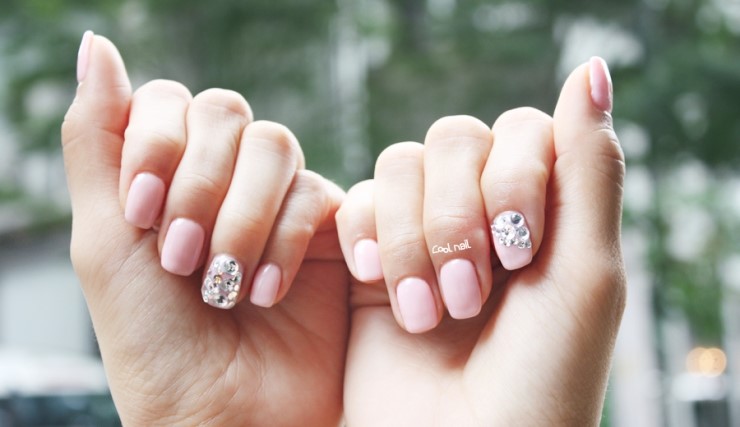 MagazinePAPA: Wedding nail, pink gel polish, Wedding season, Kim Nam ...