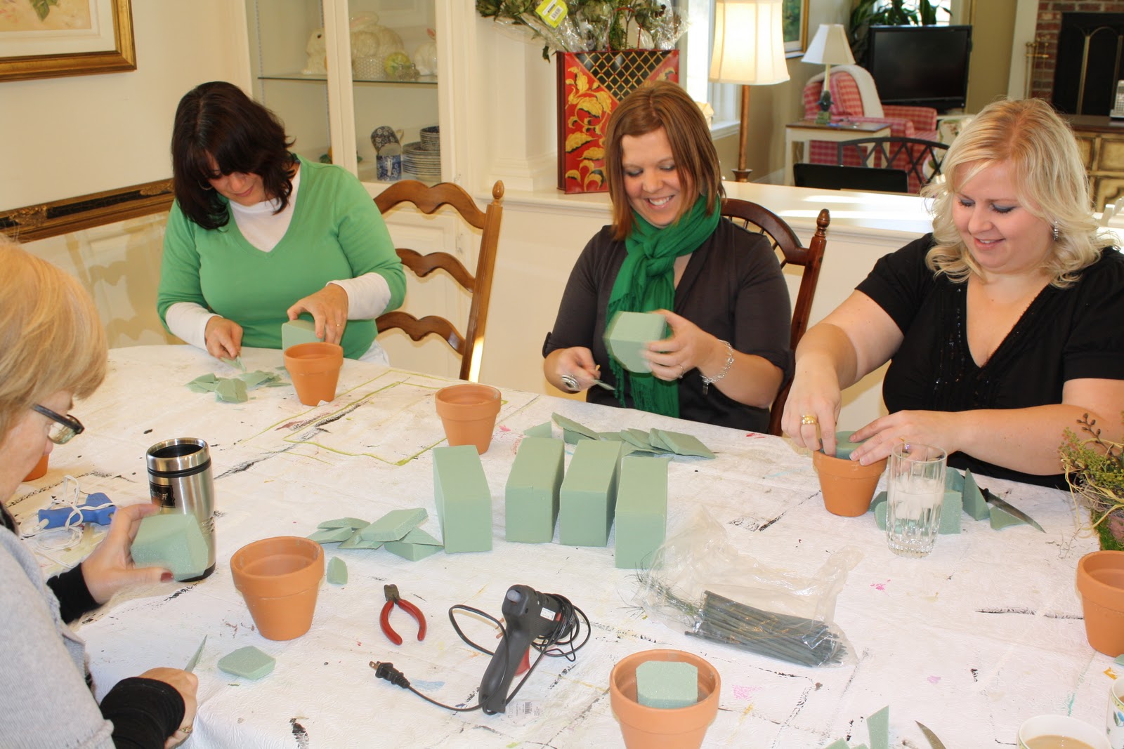 So Stinkin' Cute: Women get crafty...