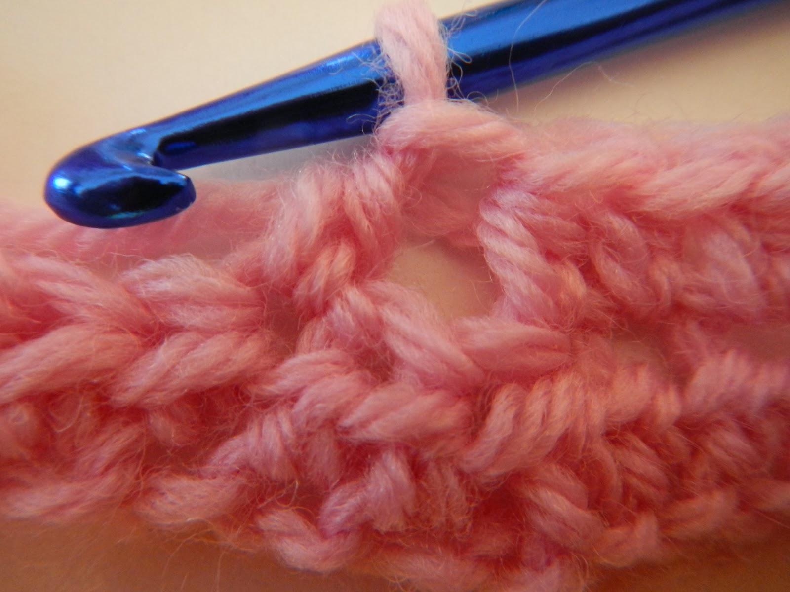 Apple Blossom Dreams: Chevron Infinity Scarf in HDC - Pattern and Tutorial