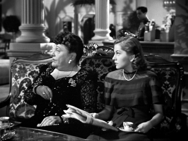 Rebeca, el origen del nombre de esta prenda de vestir - El armario de ...