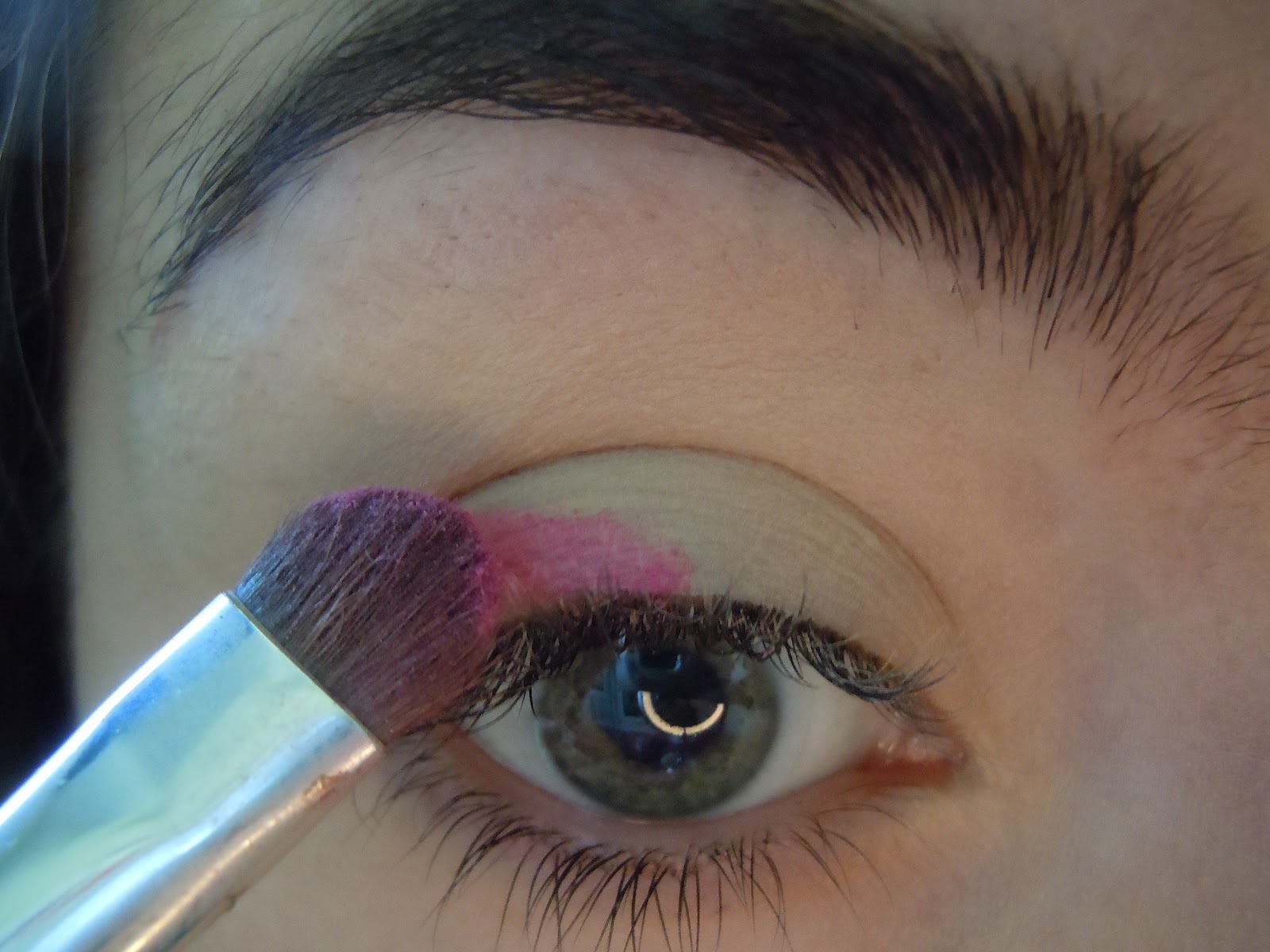 feather: Bright Pink Eyeshadow Look