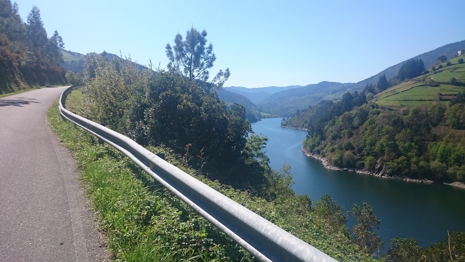 Los tres Embalses del rio Navia. La ruta del Kilowatio - Viajes en ...