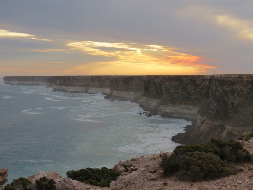 The Travelling Novocastrians: Somewhere on the Nullarbor Plain on the ...