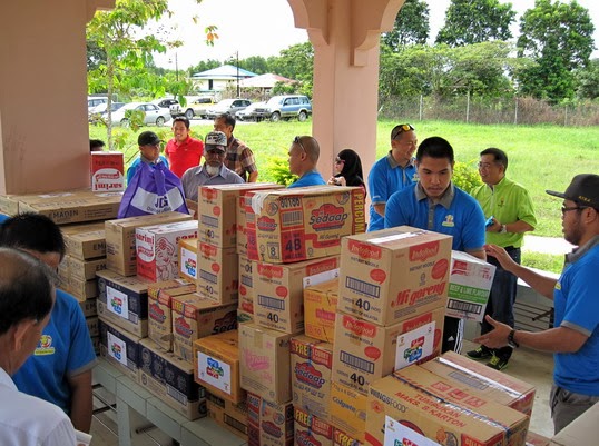 Simon Leong @ Brunei Darussalam: Humanitarian Aid to Kg Awat-Awat ...