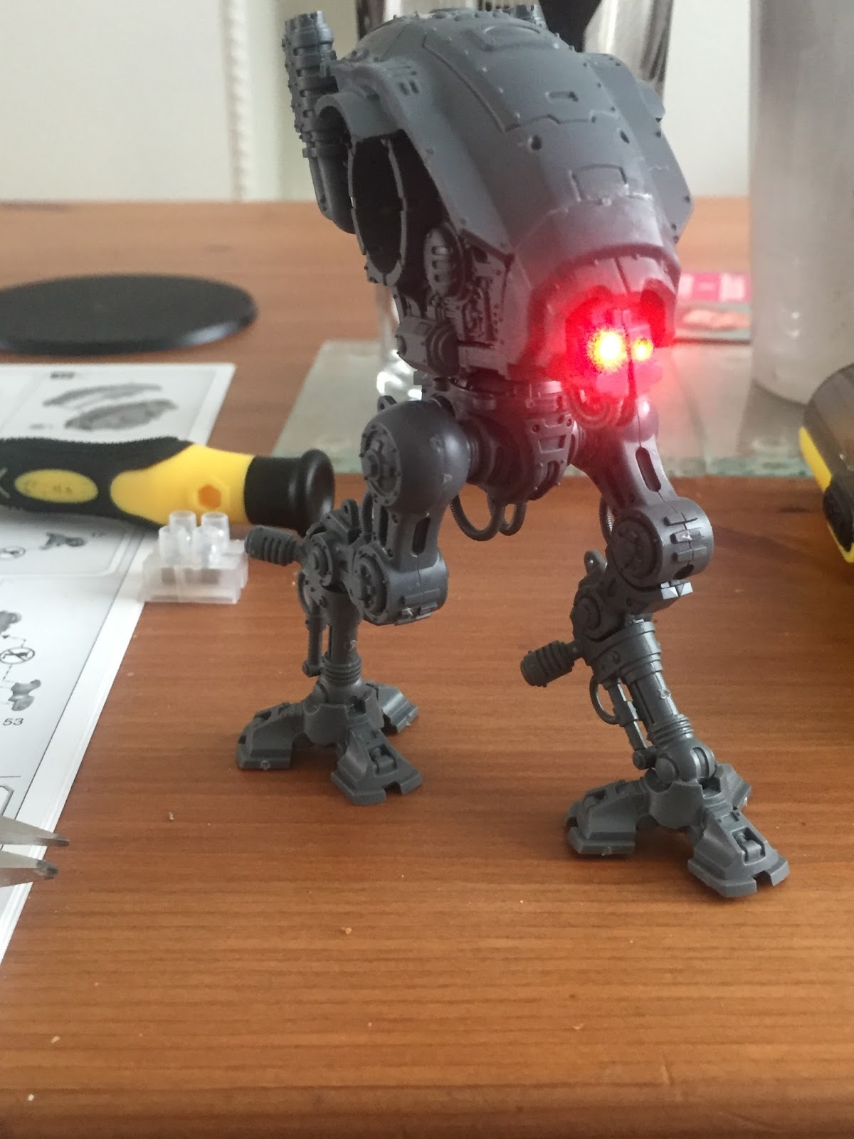 WeeMen: Imperial Knights - Armiger Warglaive - WIP