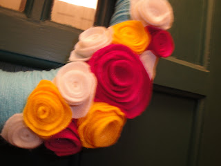 20 Paws 4 Feet: Yarn Wrapped Wreath with Felt Flowers