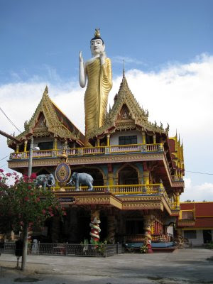 KELANTAN SERAMBI TOKONG... BRAVO NIK AZIZ!!