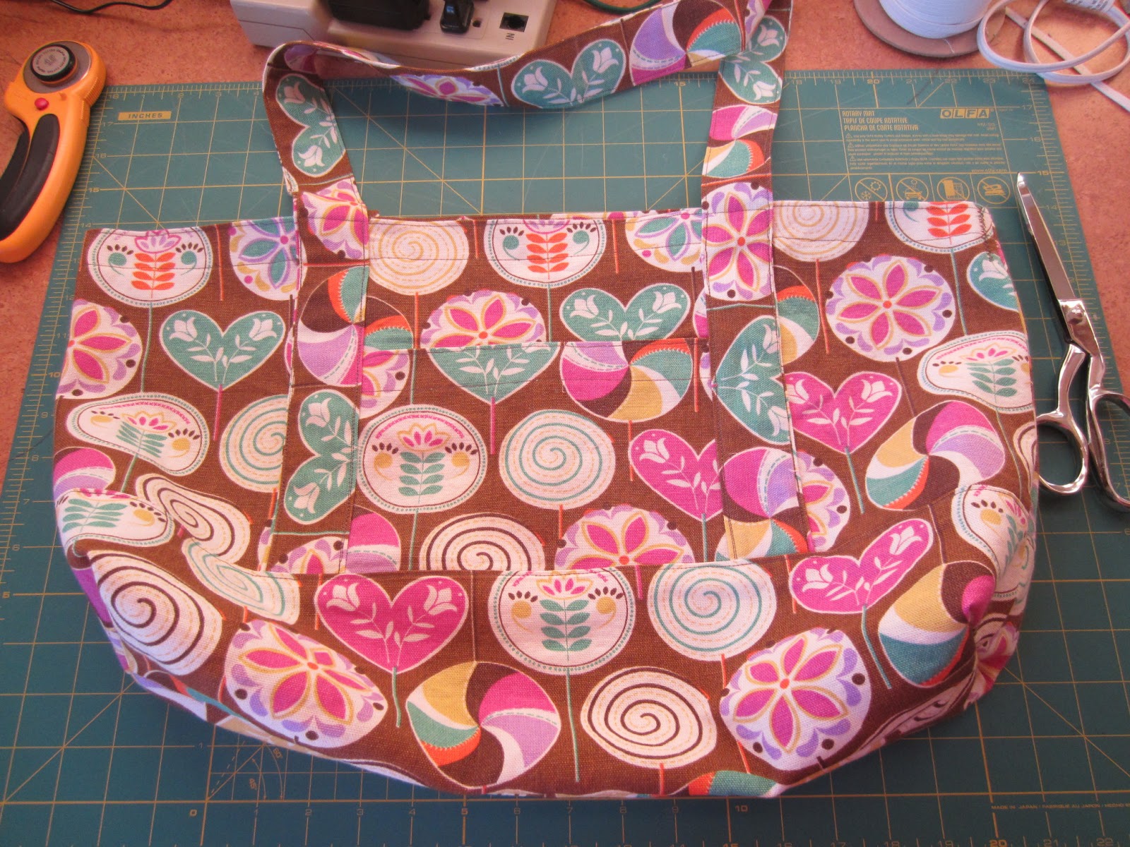 handmade dress haven: The Perfect cloth shopping bag - a tutorial