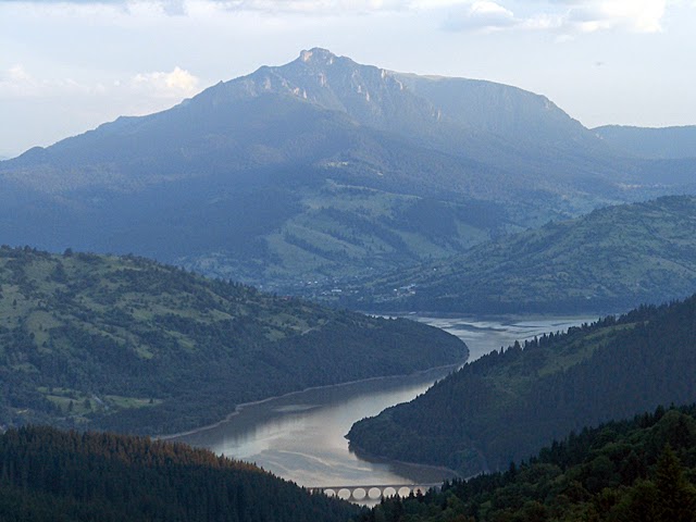Amazing Romania: CEAHLAU MASSIF