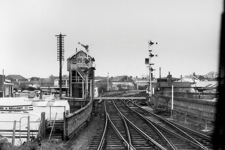 Grimsby Town & Marsh Lane TMD: Garden Street Level Crossing