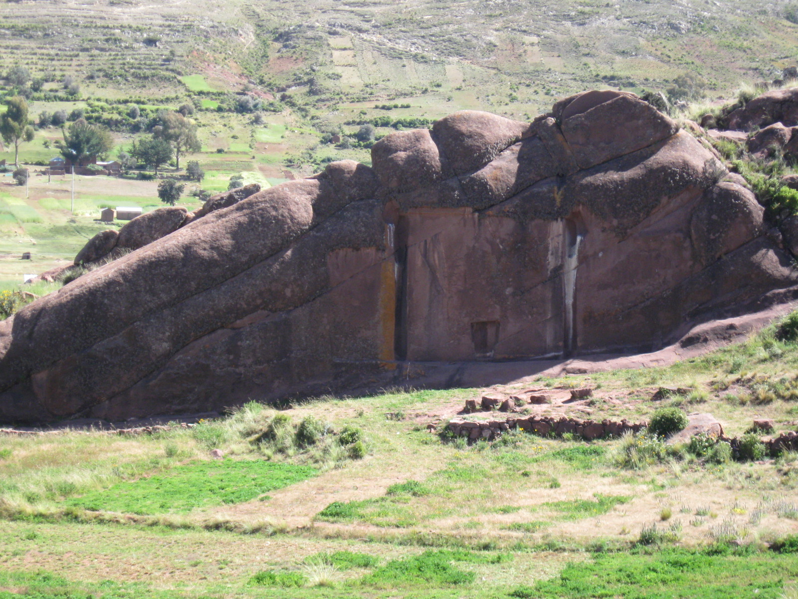 Mundo del Misterio Oficial: Hayu Marca, la puerta de los dioses.