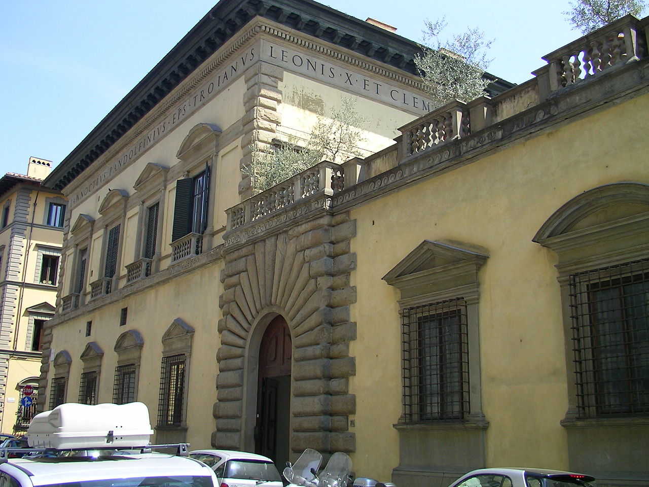 Palazzo Pandolfini opera di Raffaello (?)