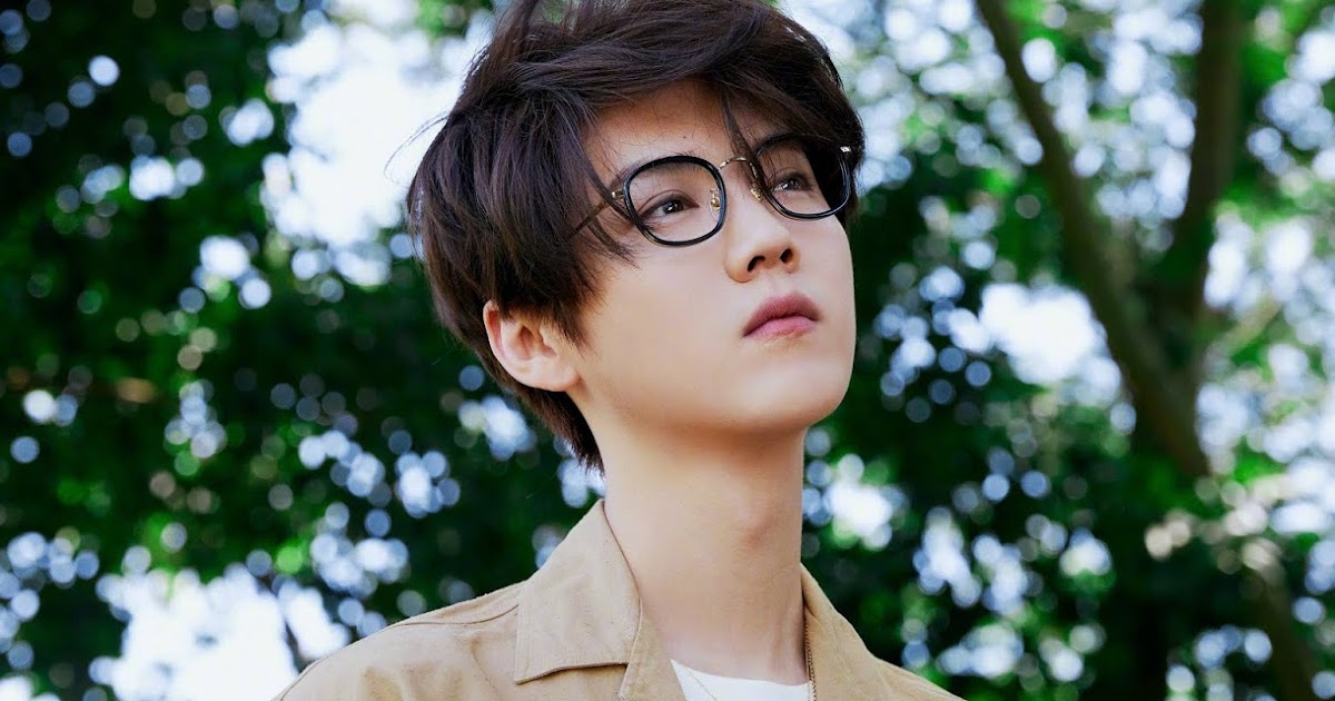 China Entertainment News: Lu Han poses for photo shoot