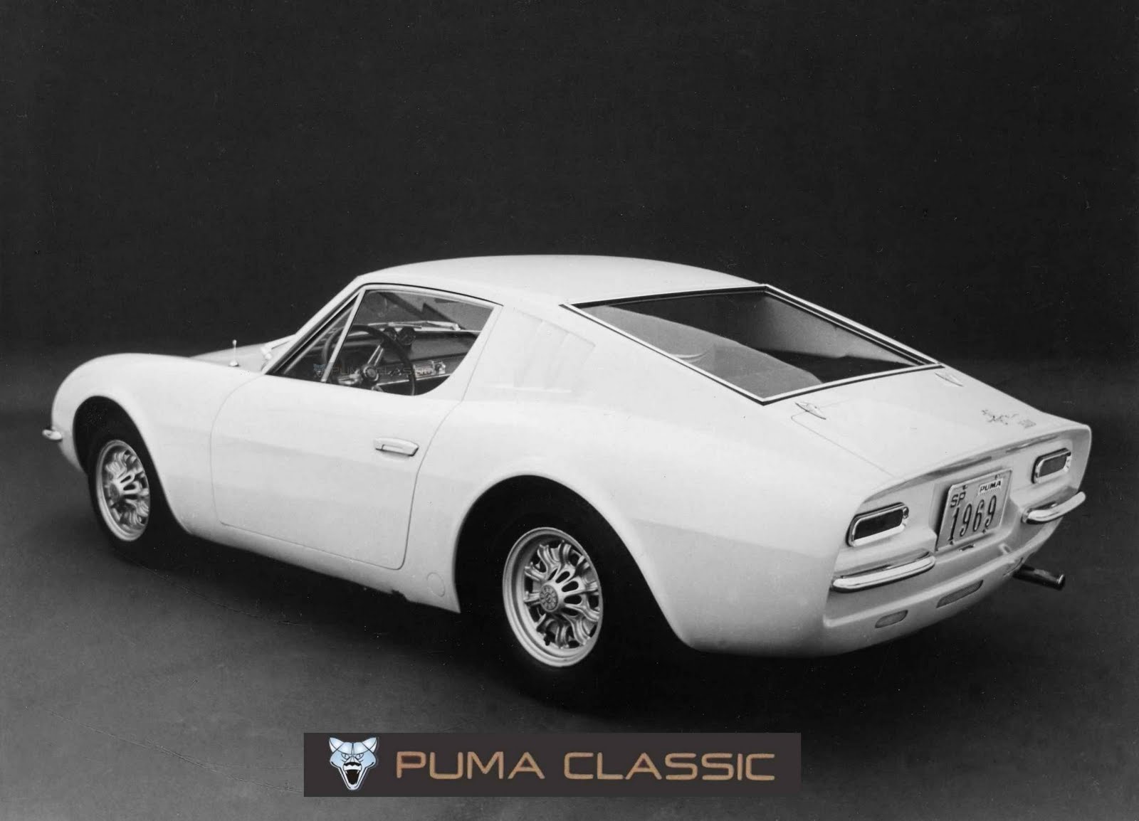 Puma Classic: Luz de placa GT 68 / 69 / 70 (2)