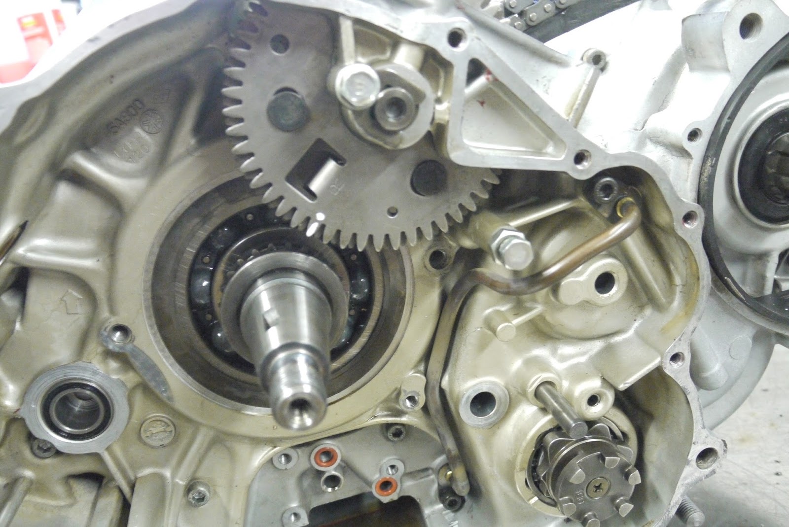 Greasy Greg: The new TR1 motor - Assembling the longblock (part 16)