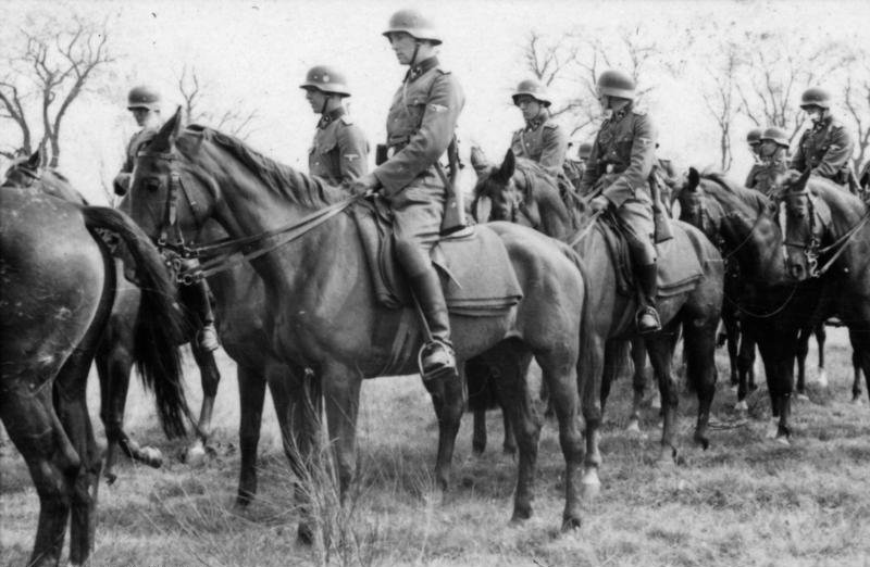 World War II in Pictures: Horses in World War II