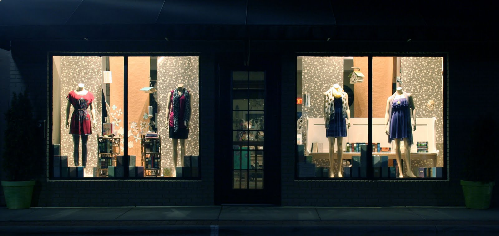 usedmuses: Store Front at Night