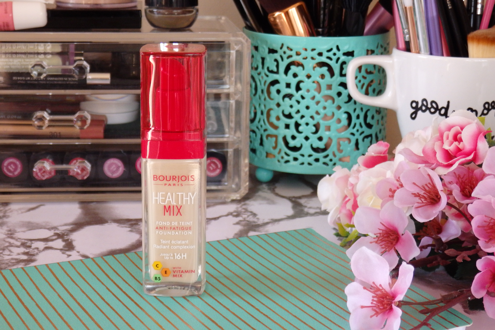 Review: Bourjois Healthy Mix Foundation - 51 Light Vanilla (New Formula)