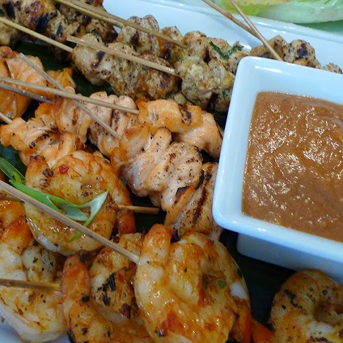 Restaurant Appetizers: Bennigan's Bamboo Chicken and Shrimp Skewers Recipe