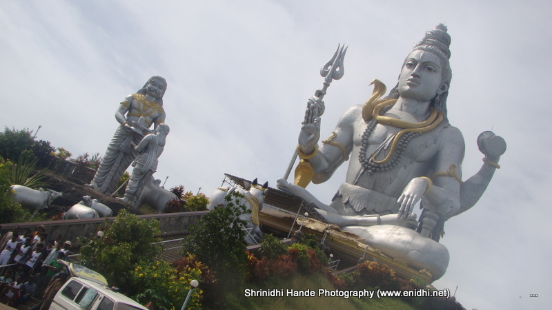 Murudeshwara Temple, Beach, Lord Shiva statue - eNidhi India Travel Blog