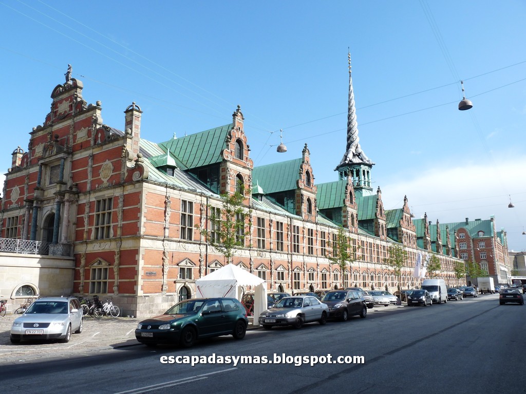 Escapadas y más: Islote Slotsholmen: Christiansborg, Iglesia Holmens ...
