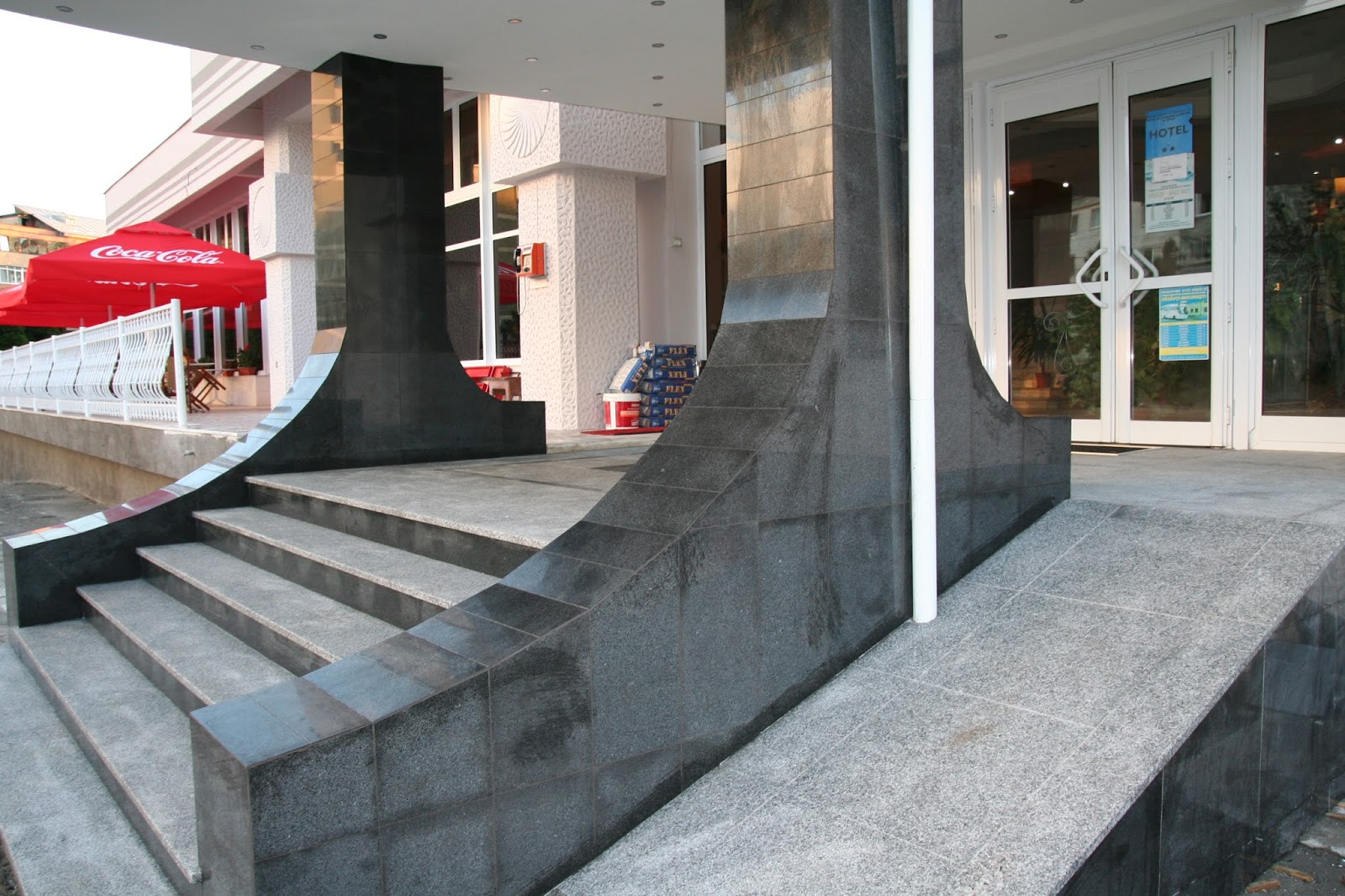 SC GRANIT CGH SRL: Scari cu aplicatii de granit