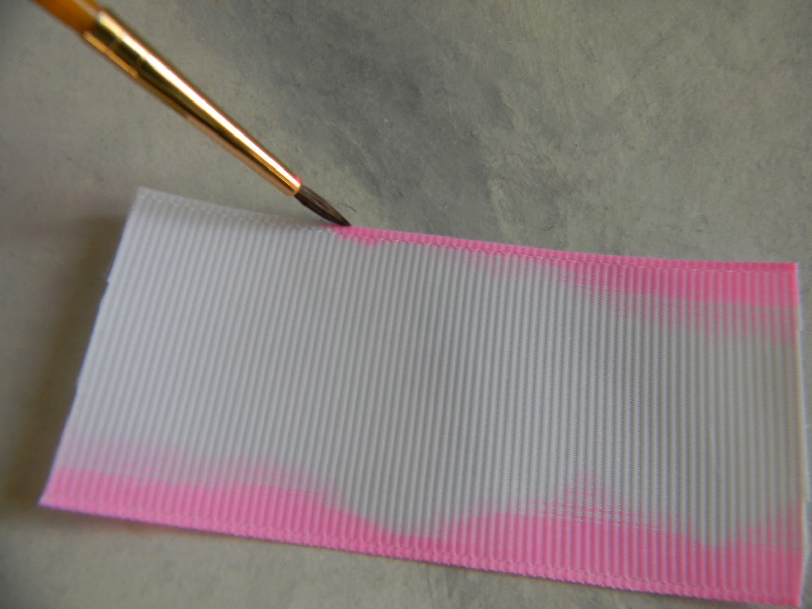 GORGEOUS SHINY THINGS: I test out the "Dip- Dye" Trim DIY