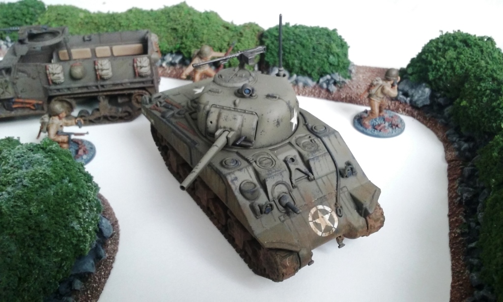 WrocWar: Bolt Action: M4 Sherman 75mm & M3 Halftrack in bocage.