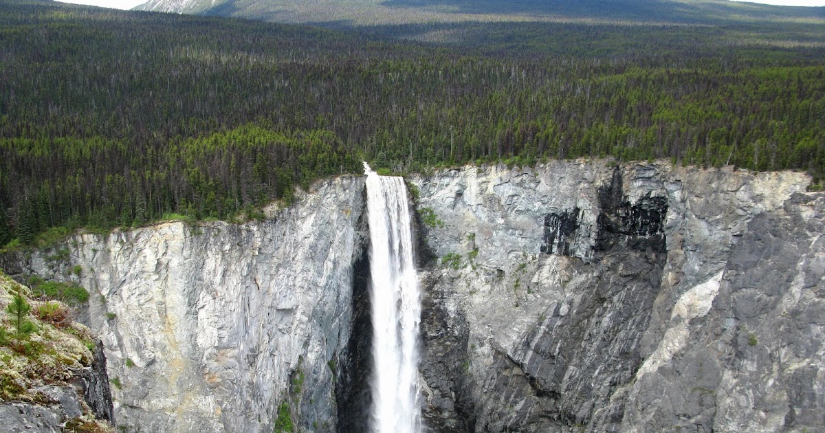 Nature's beauty Haiku: Hawk over Hunlen Falls