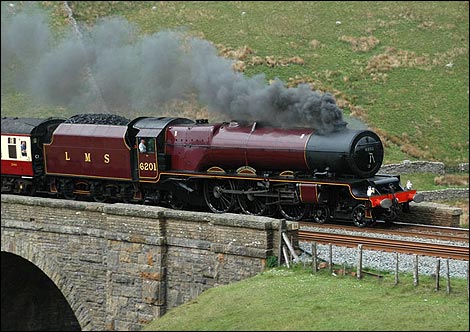 Natland News: Steam Train Coming Through
