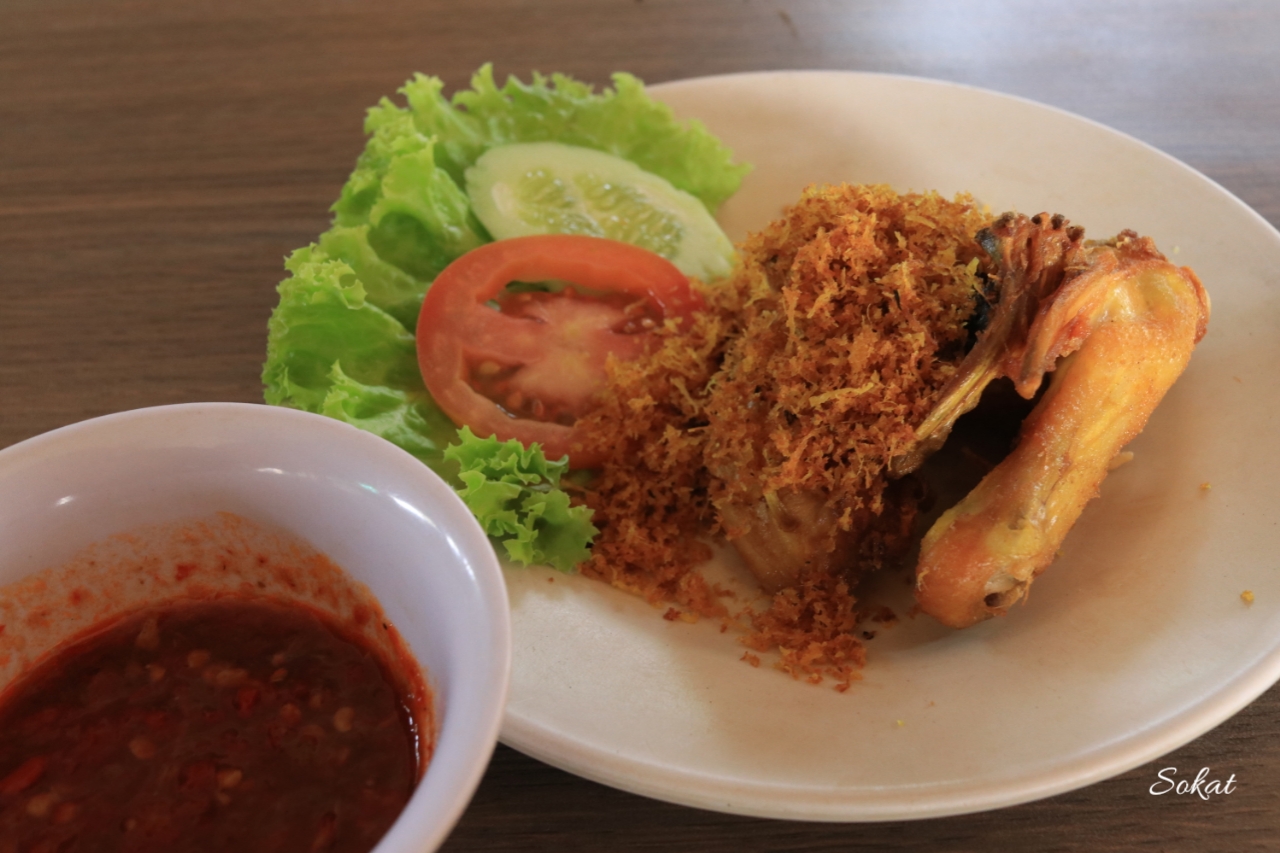 Lesehan di Resto Ikan Bakar Bambu Haur