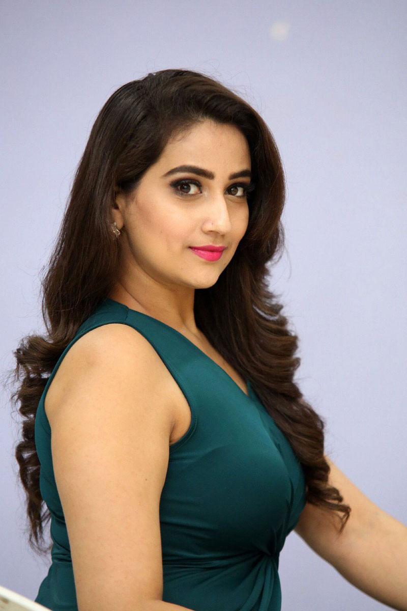 Anchor Manjusha Latest Glam Photoshoot Stills