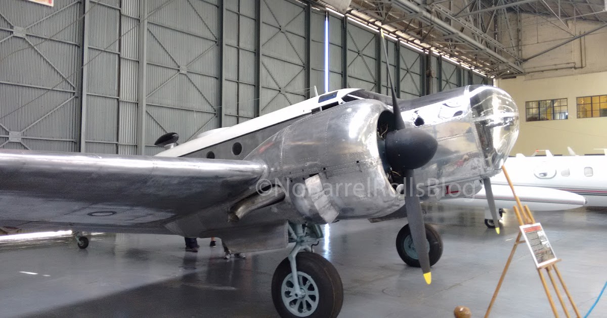 No Barrel Rolls: Presentación AT-11 Kansan en el MNA