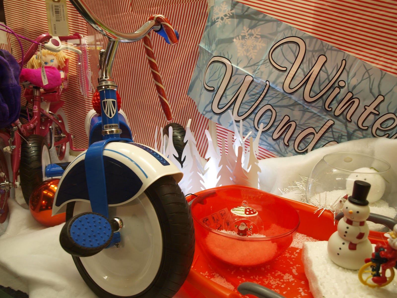 Kinetic Rush Shop Blog: Our Fantastic Window Displays!