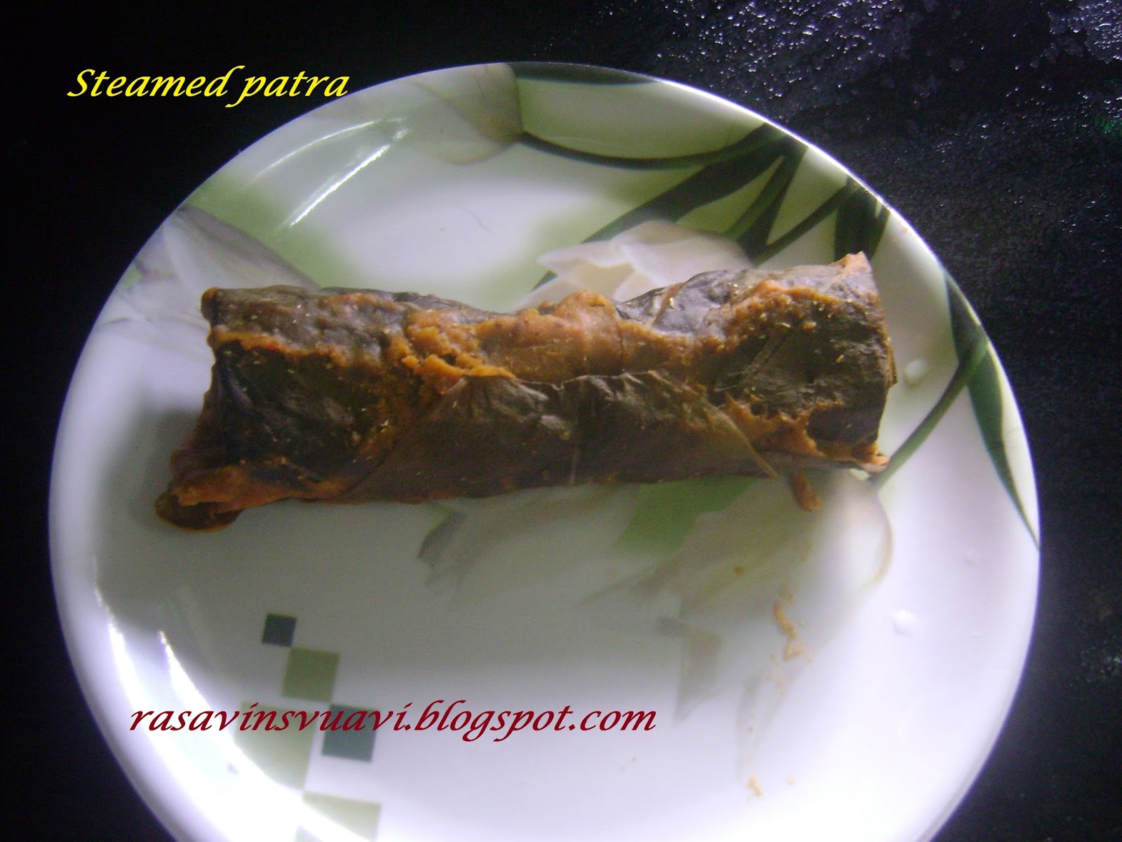 Raji Ramakrishnan : PATRA, ALU VADI ( A GUJARATI SNACK)